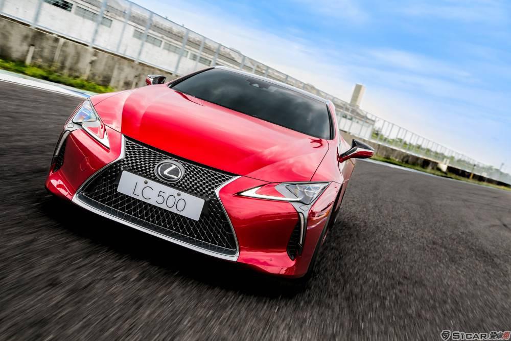 全球熱賣！LEXUS旗鑑GT跑車 LC 今年配額完售！｜SiCAR 愛車酷