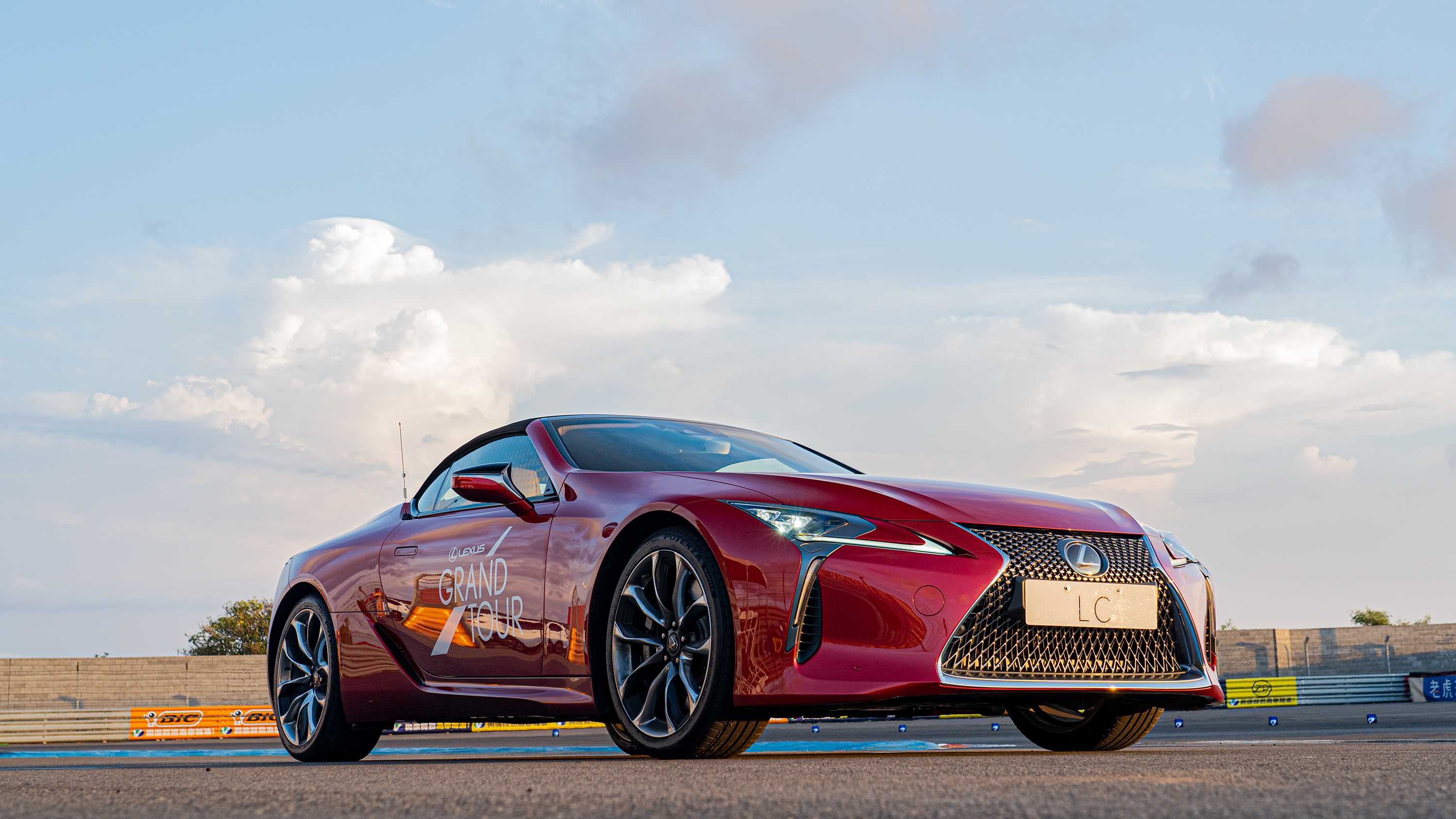 LEXUS麗寶賽道日拍攝 那天最後的時｜SiCAR 愛車酷