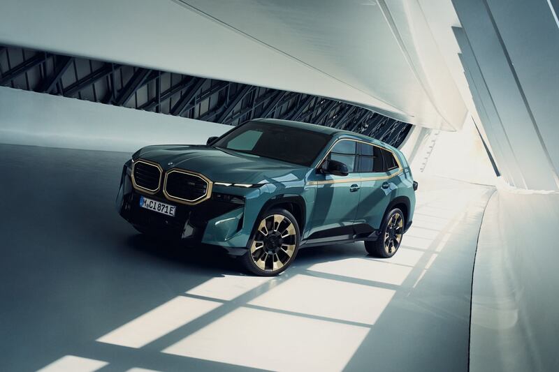 全新首創BMW XM 地表最強性能旗艦跑旅之尊｜SiCAR 愛車酷