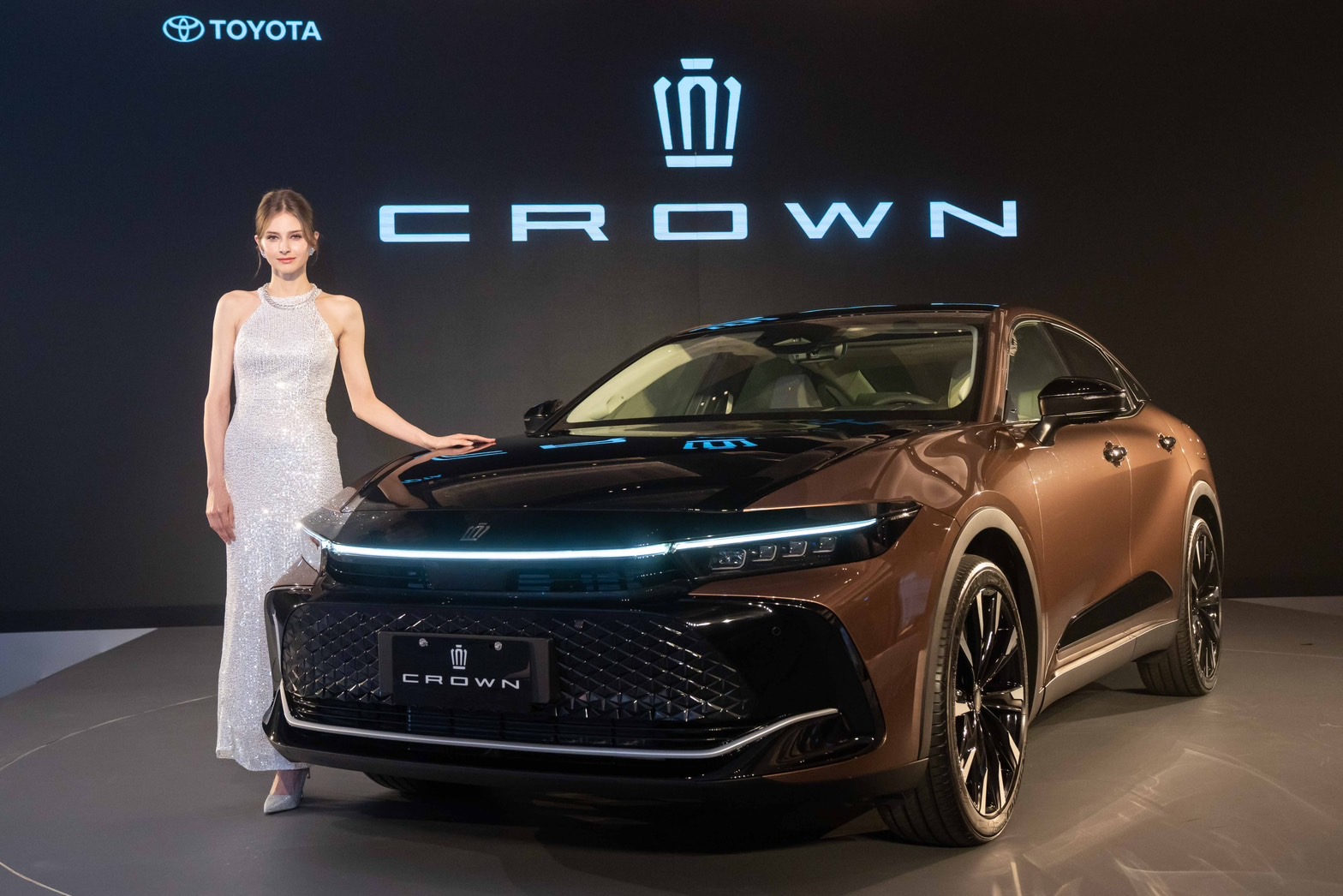 「工藝之最 成就不凡」 TOYOTA CROWN旗艦跨界跑旅 全新登場｜SiCAR 愛車酷