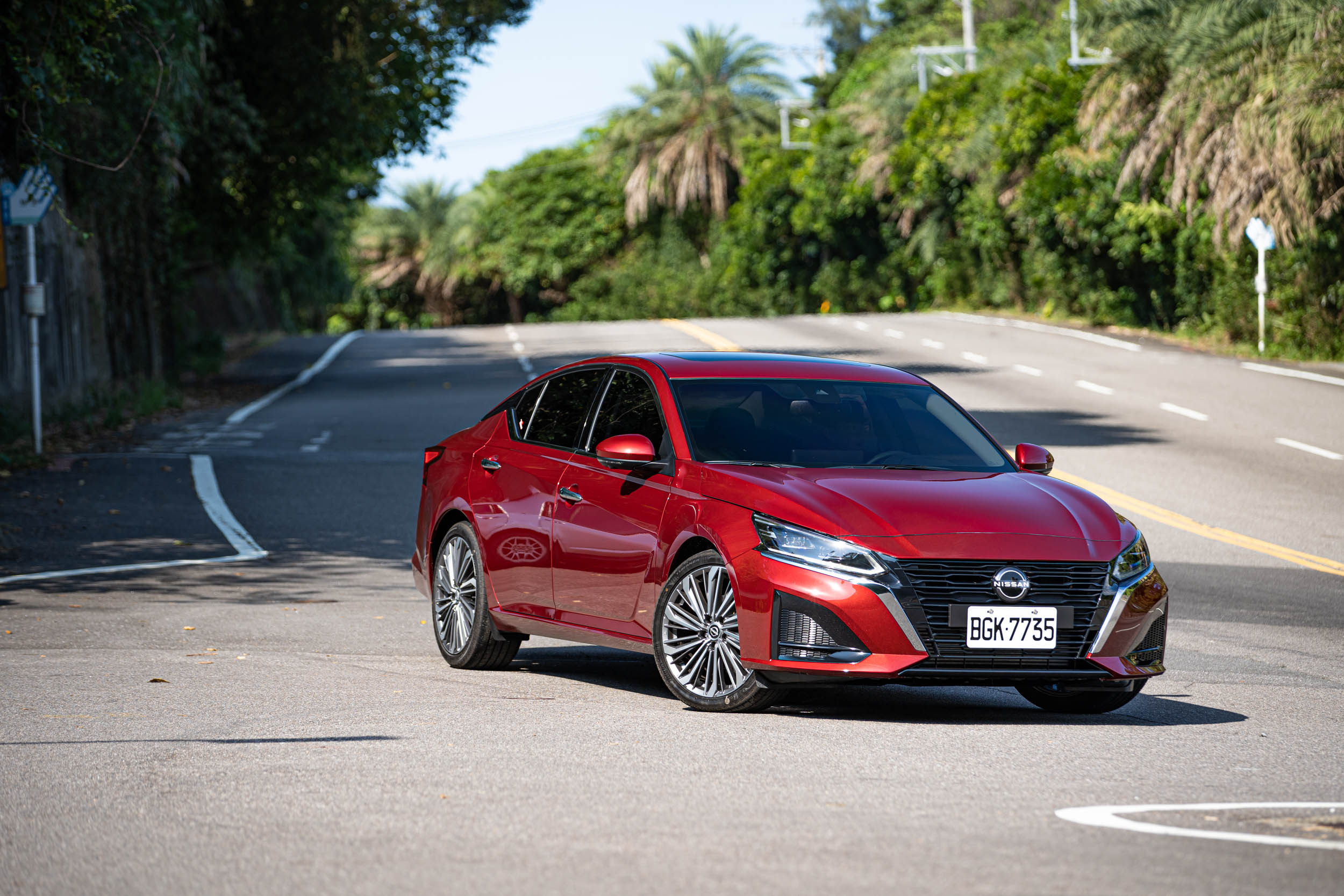 CP值至上！140萬內 強調動力與操控的大型房車 NISSAN ALTIMA改款試駕｜SiCAR 愛車酷