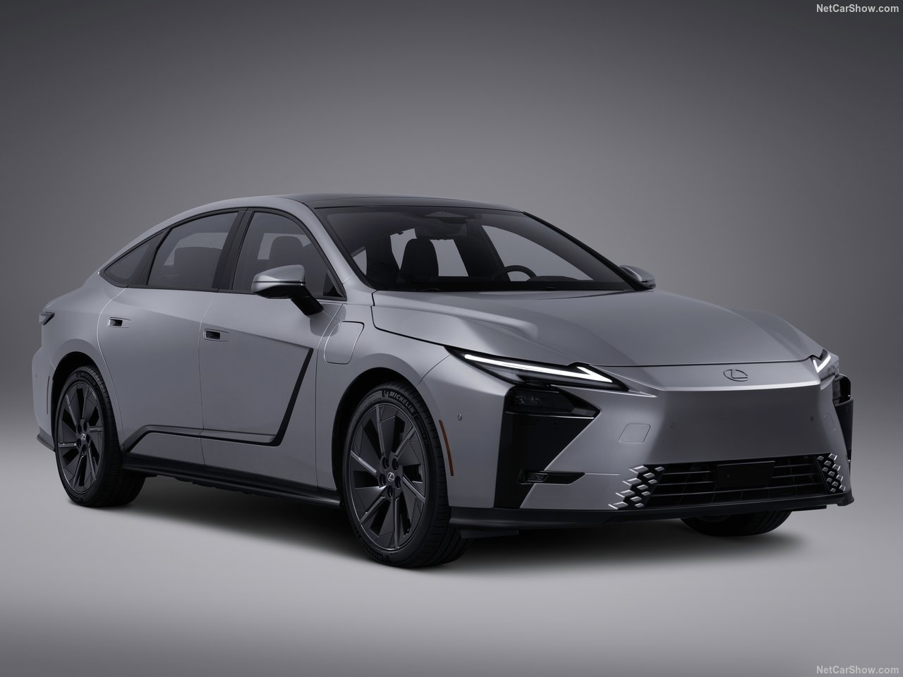 【上海車展】Lexus全新第八代ES正式亮相！油電、插電、純電三大動力齊發｜SiCAR 愛車酷