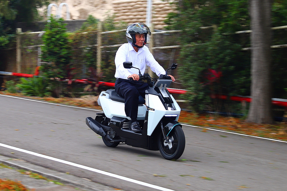 Sym三陽電動機車藍圖新起點！PE3 增程式電動機車詳解與試乘體驗｜SiCAR 愛車酷